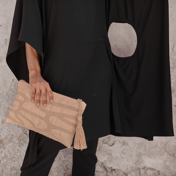ALAS CLUTCH IN NATURAL DYES - Angela Damman